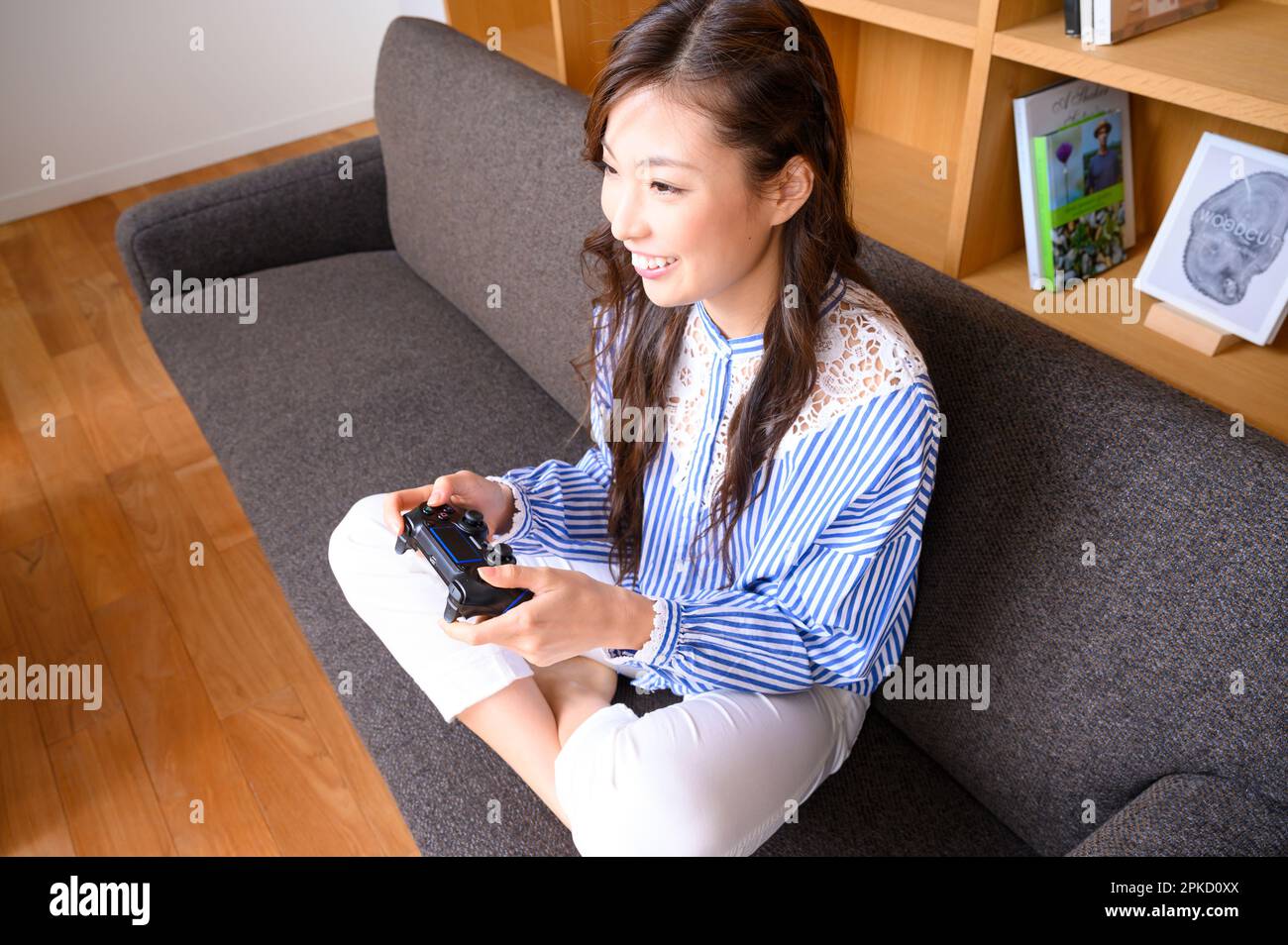 Women who play video games Stock Photo - Alamy