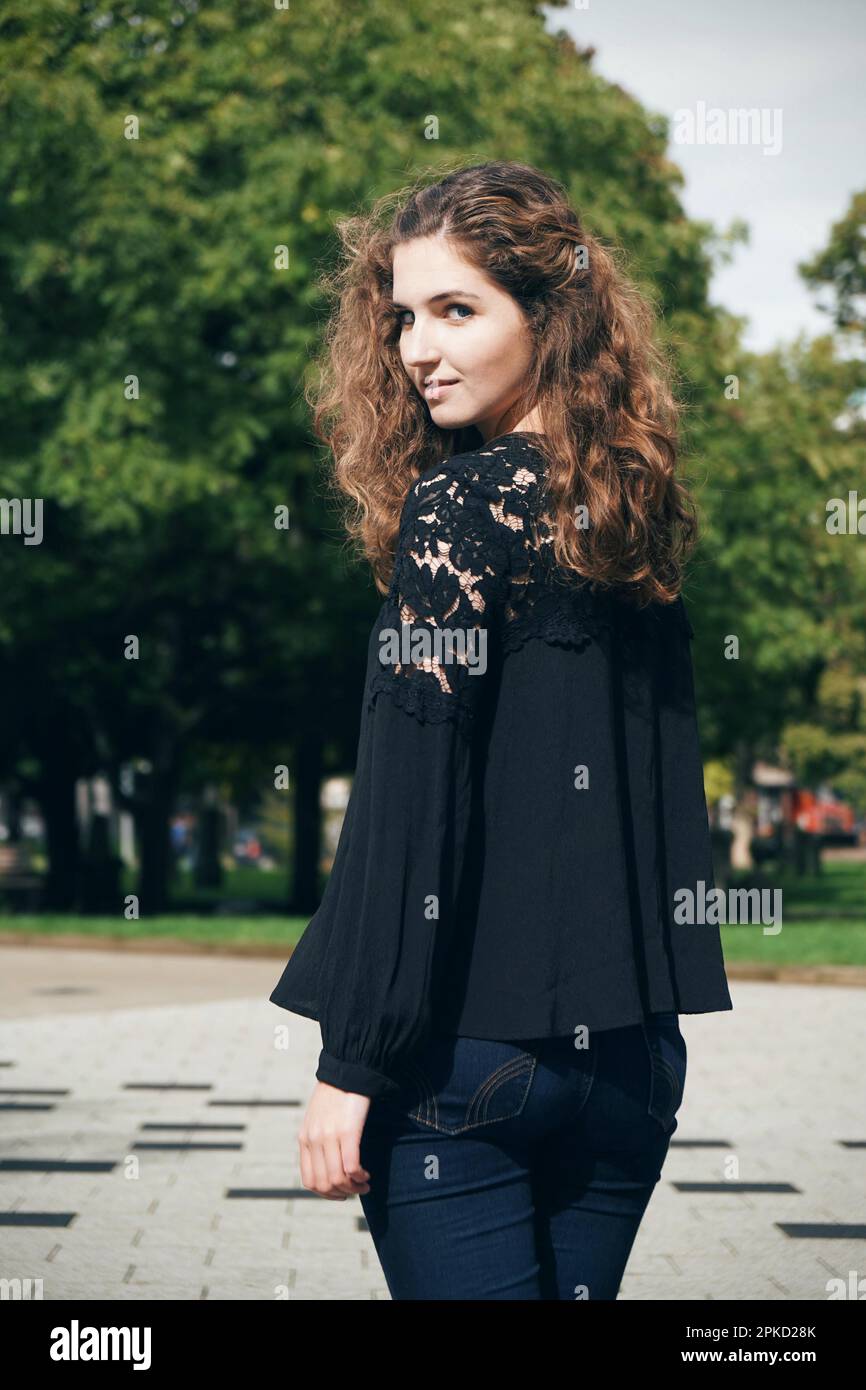 Look shoulder hi-res stock photography and images - Alamy