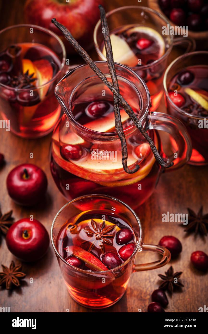 Christmas punch cranberry apple hi-res stock photography and images - Alamy