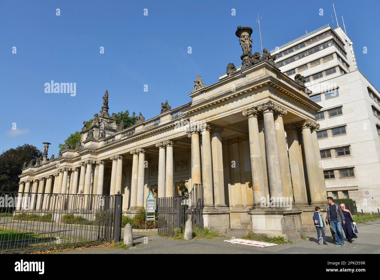 Koenigskolonnaden, Kleistpark, Schoeneberg, Berlin, Germany Stock Photo ...