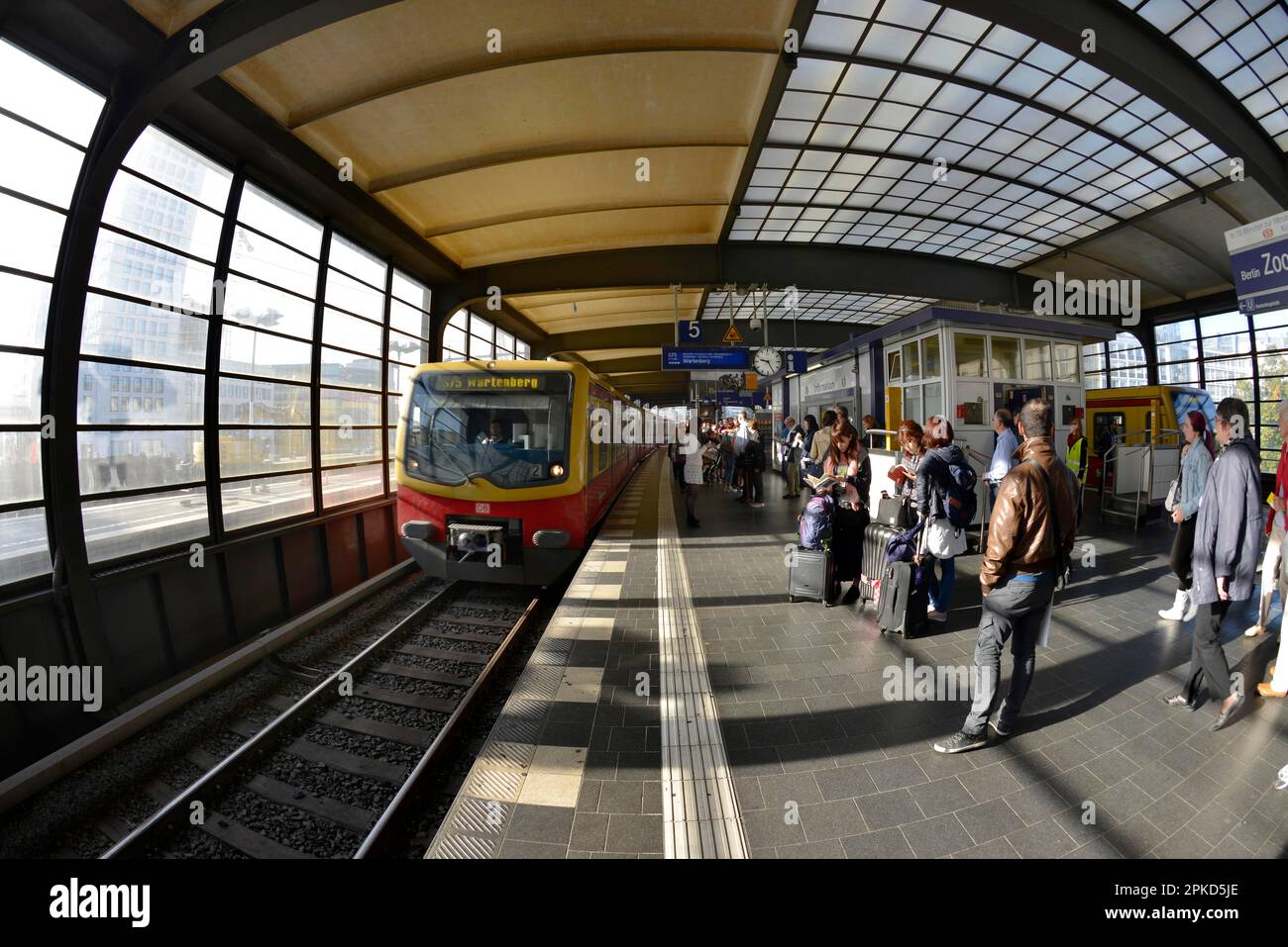 Metropolitan zoo hi-res stock photography and images - Alamy