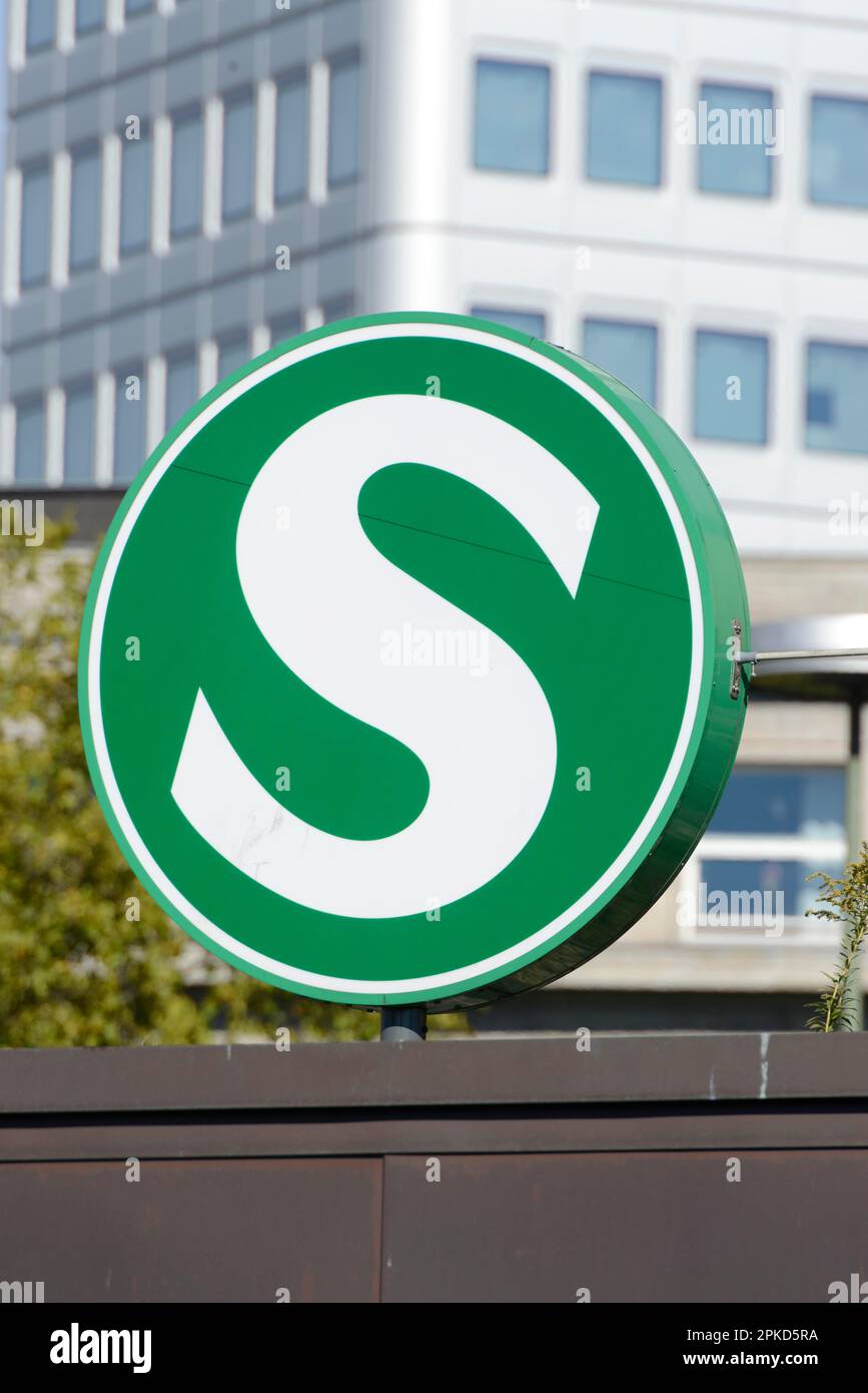 S bahn logo hi-res stock photography and images - Alamy