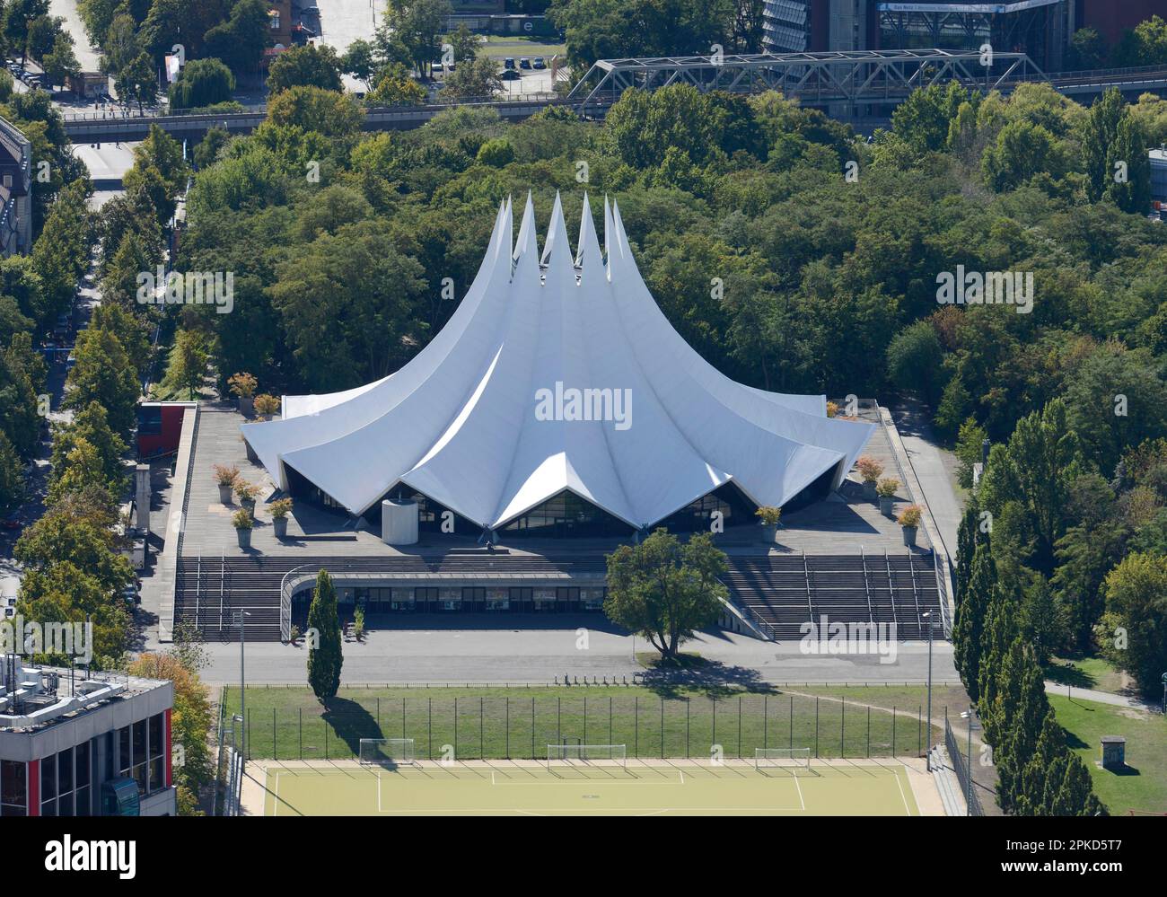 Tempodrom berlin view hi-res stock photography and images - Alamy