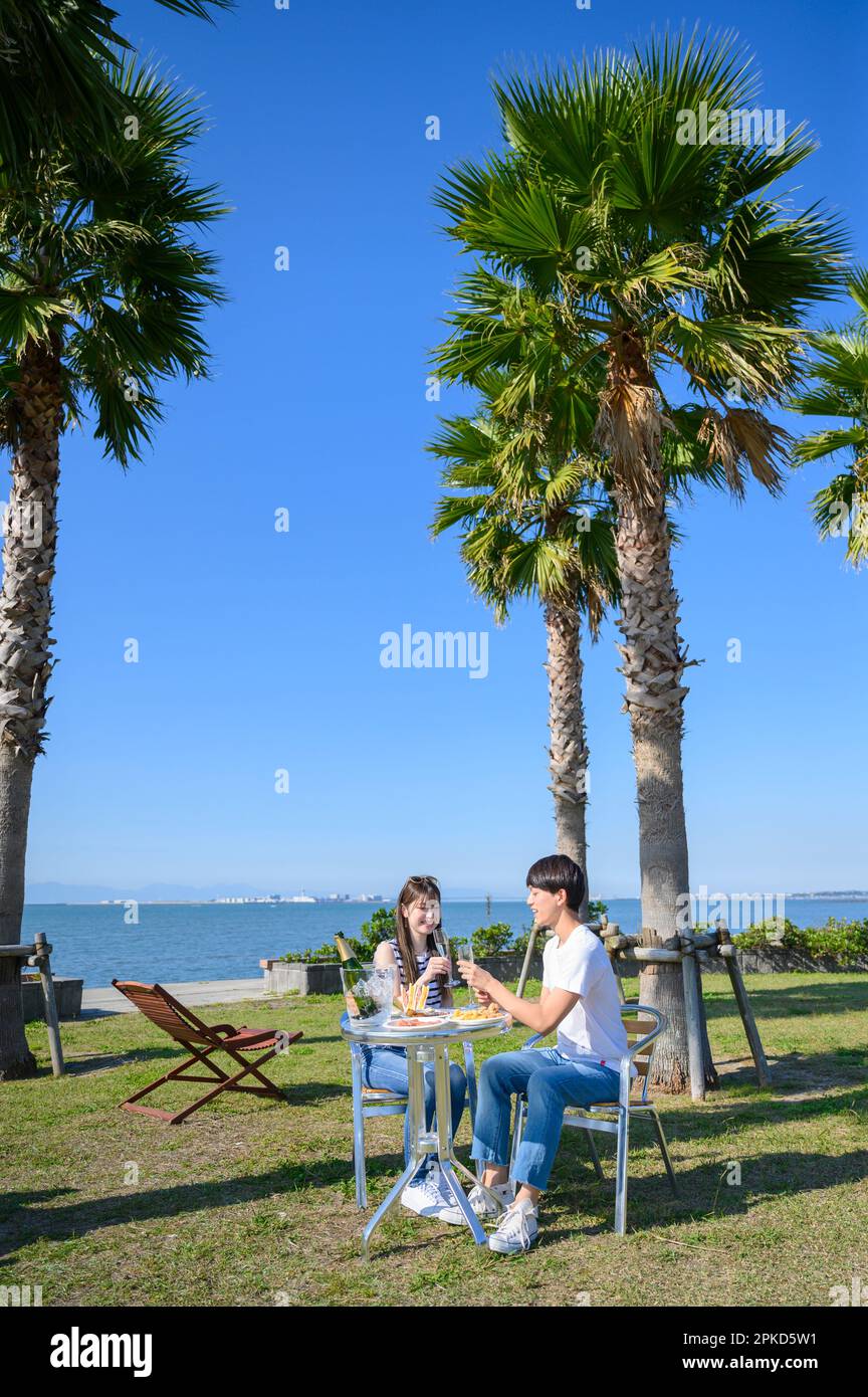 Couples dining hi-res stock photography and images - Alamy