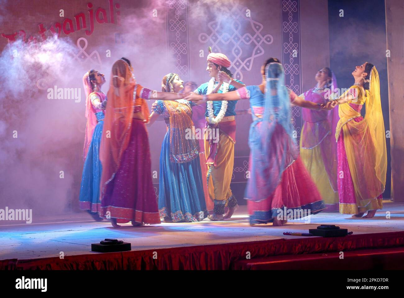 Kathak dance in Natiyanjali festival in Perur temple, Tamil Nadu, India Stock Photo - Alamy