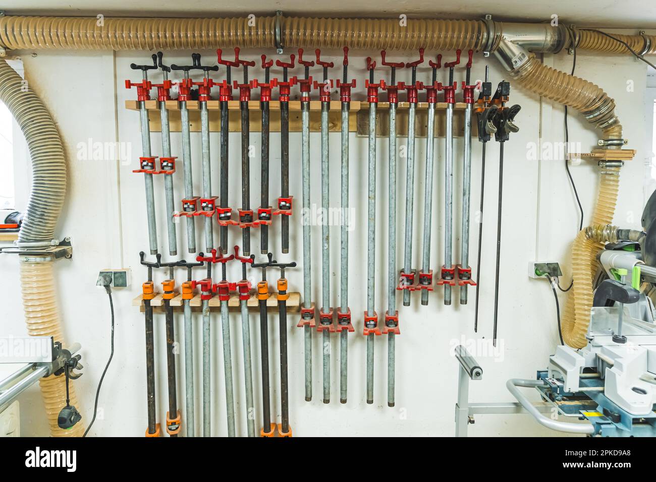 Bar clamp in factory hi-res stock photography and images - Alamy