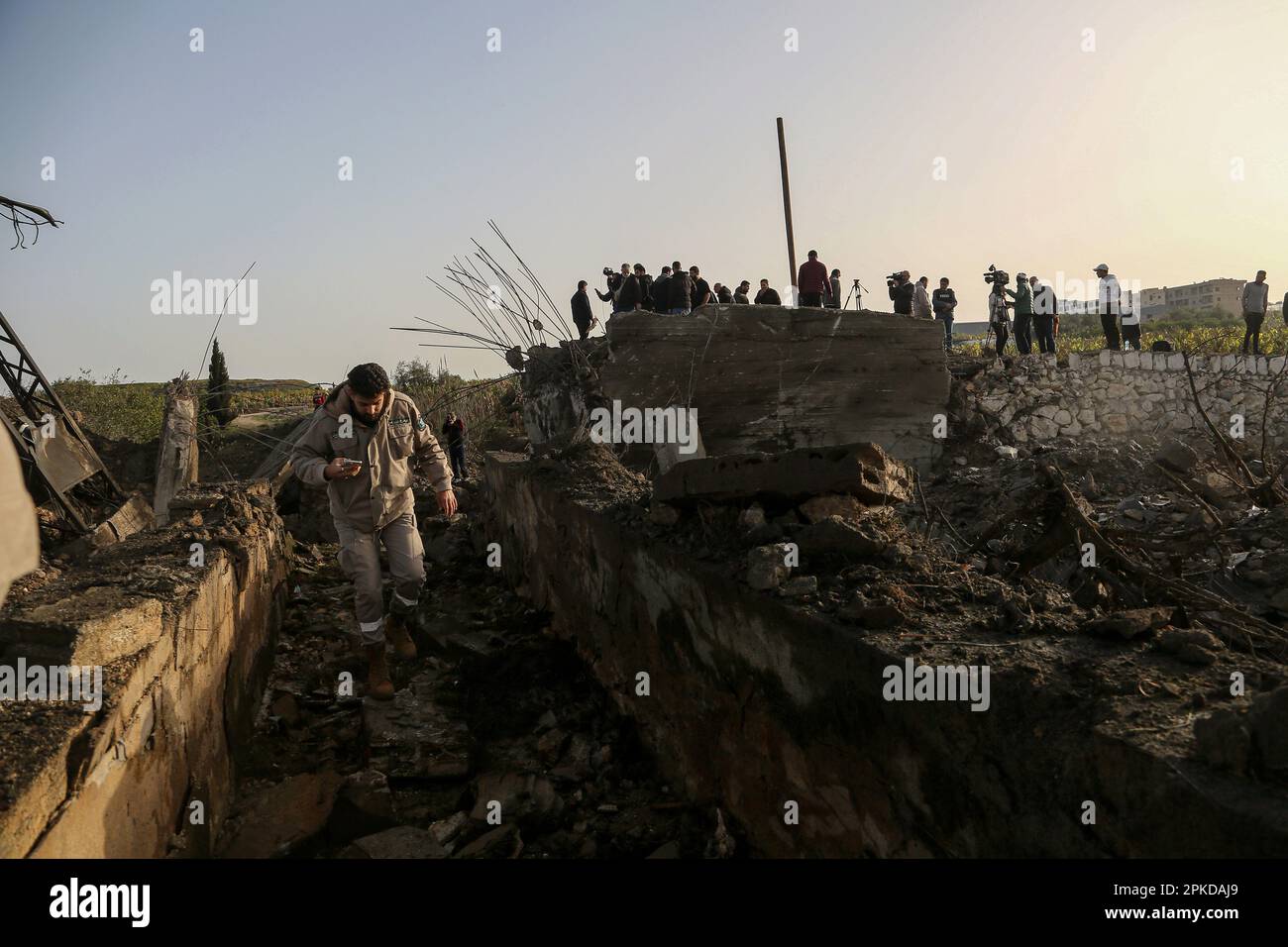 Qulayleh, Lebanon. 07th Apr, 2023. A Lebanese civil defense worker ...