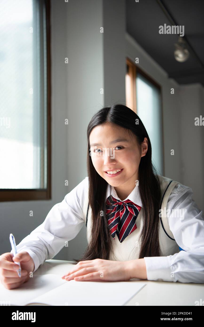 High school girl studying Stock Photo - Alamy