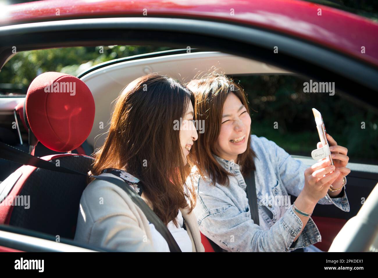Two phones car hi-res stock photography and images - Alamy