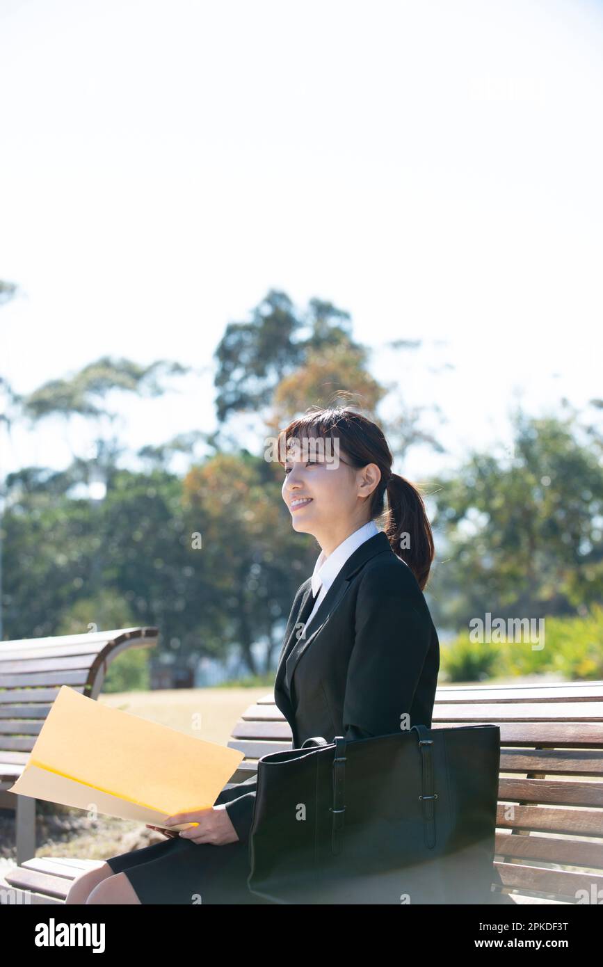 Bench employee hi-res stock photography and images - Alamy