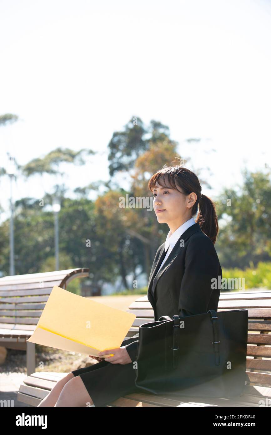 Bench employee hi-res stock photography and images - Alamy