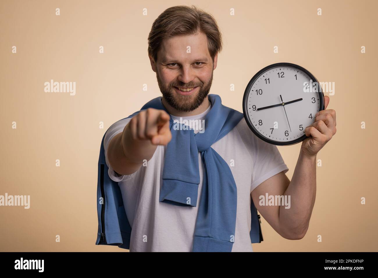 Nice office wall clock hi-res stock photography and images - Alamy