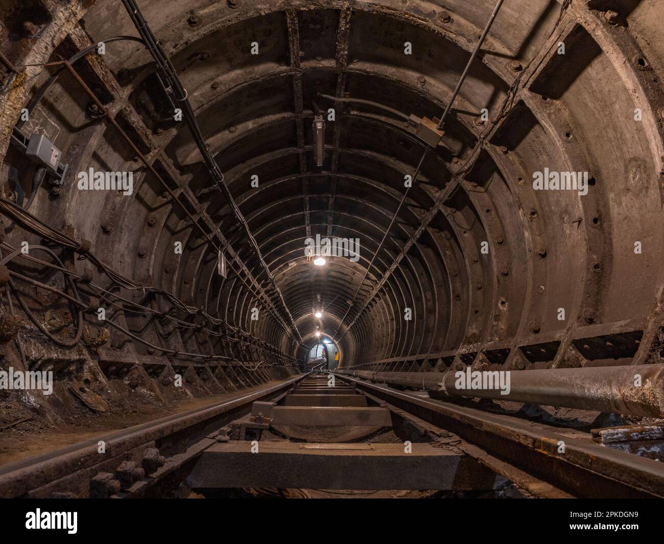 Post office england inside hi-res stock photography and images - Alamy