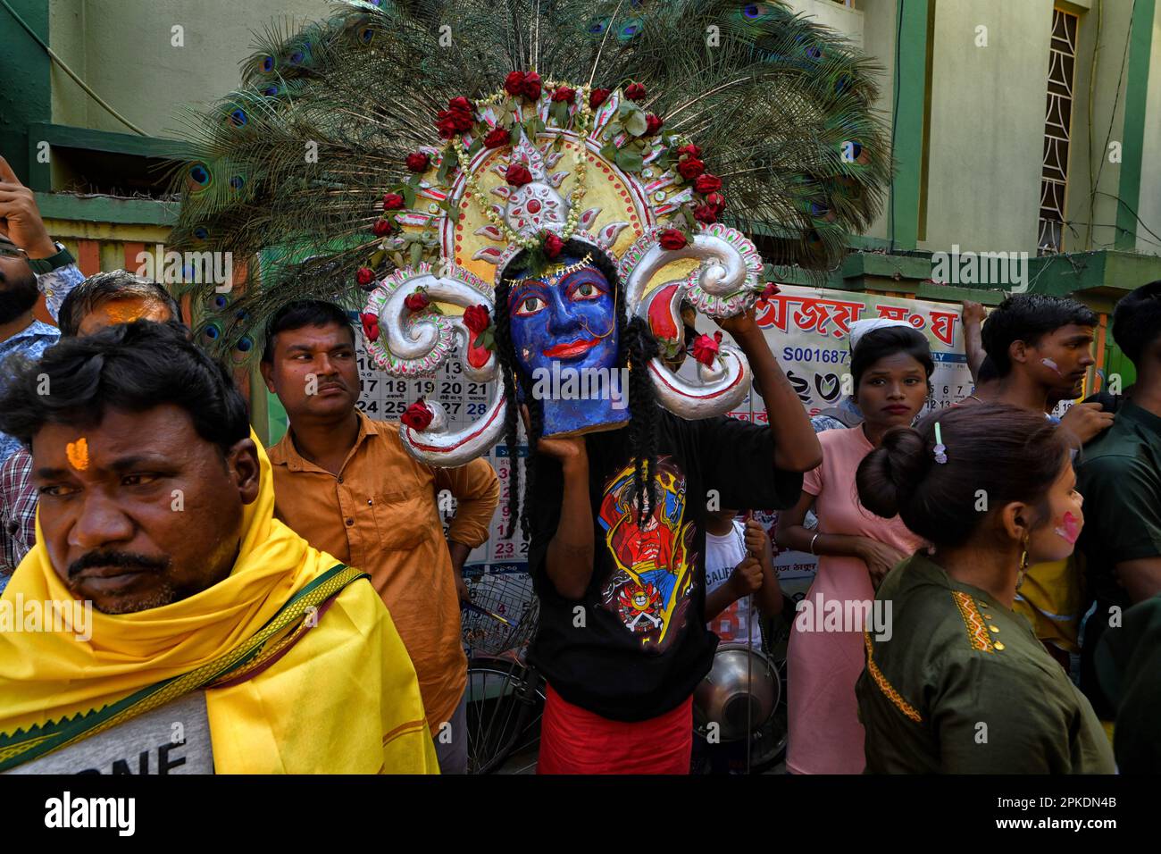Bandel, India. 06th Apr, 2023. Hindu devotees seen waiting to ...