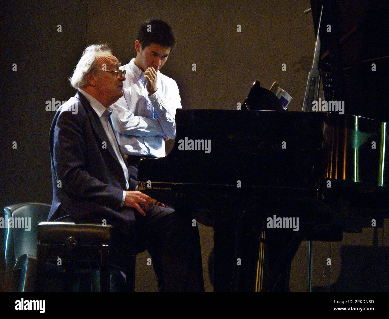 Alfred brendel hi-res stock photography and images - Alamy