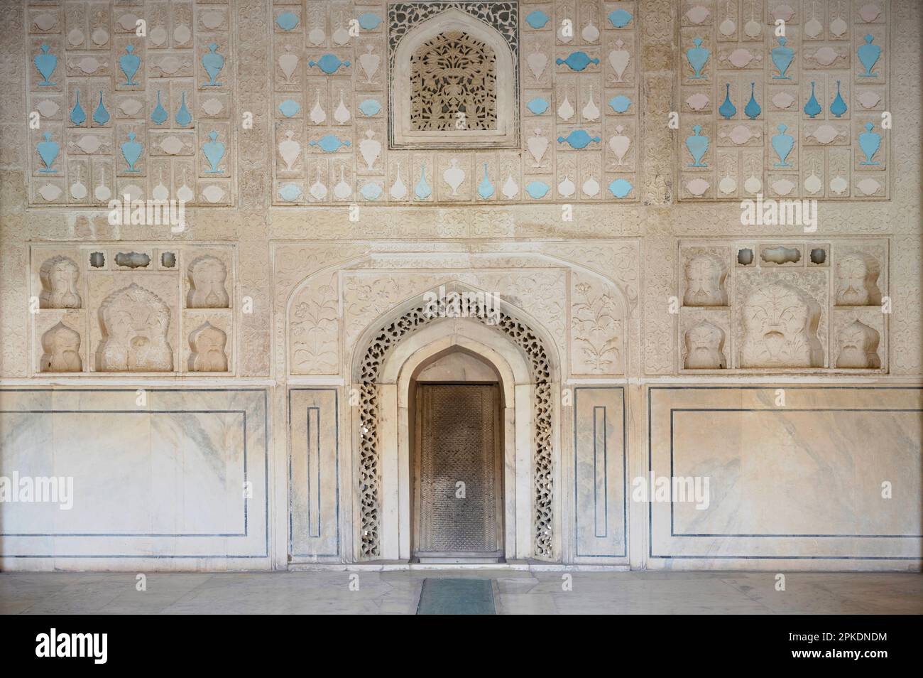 Inner wall of Sukh Niwas or Sukh Maha, the Hall of Pleasure and the ...