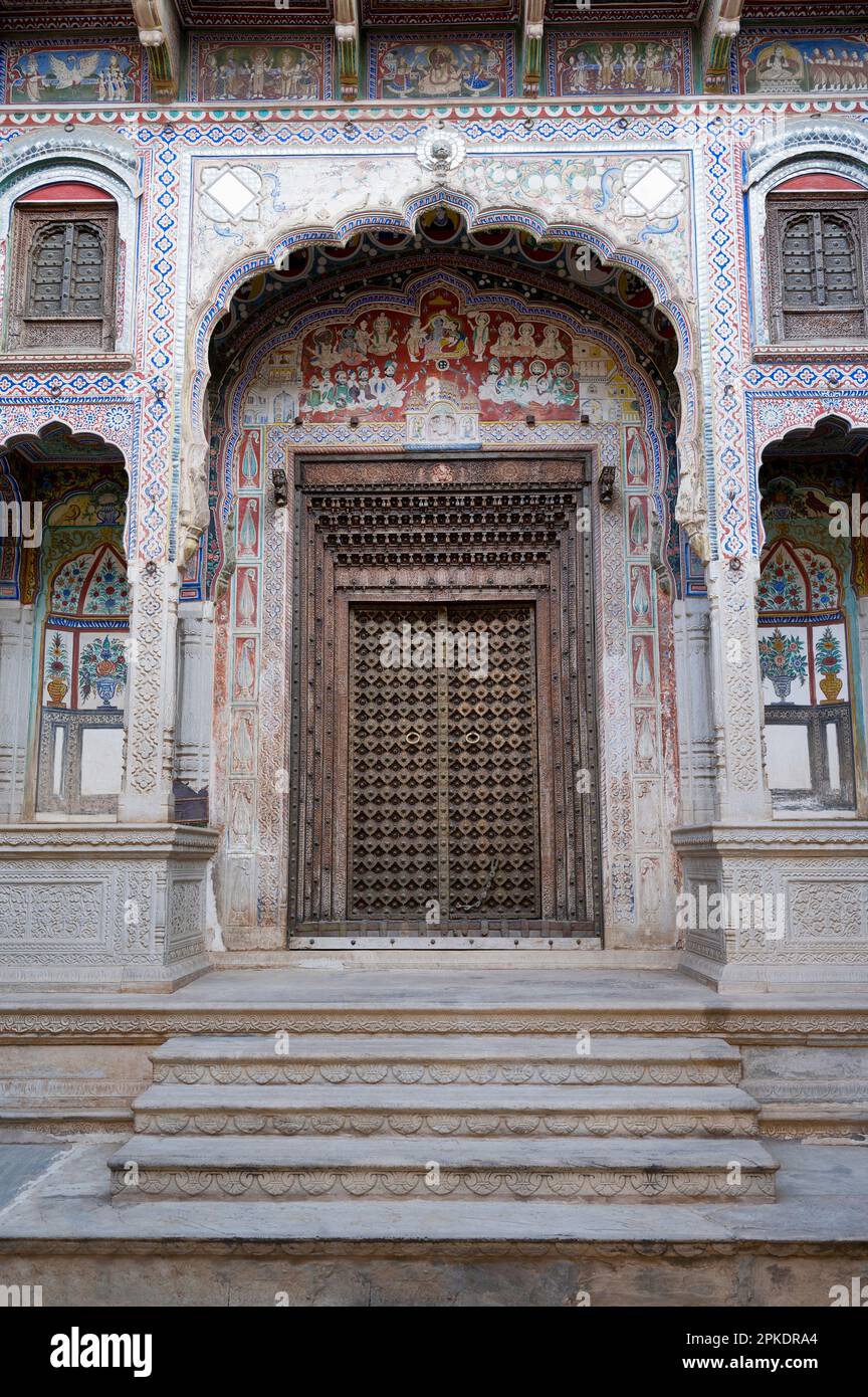 Fresco paintings and carved wooden door of Kamal Morarka Haveli Museum ...