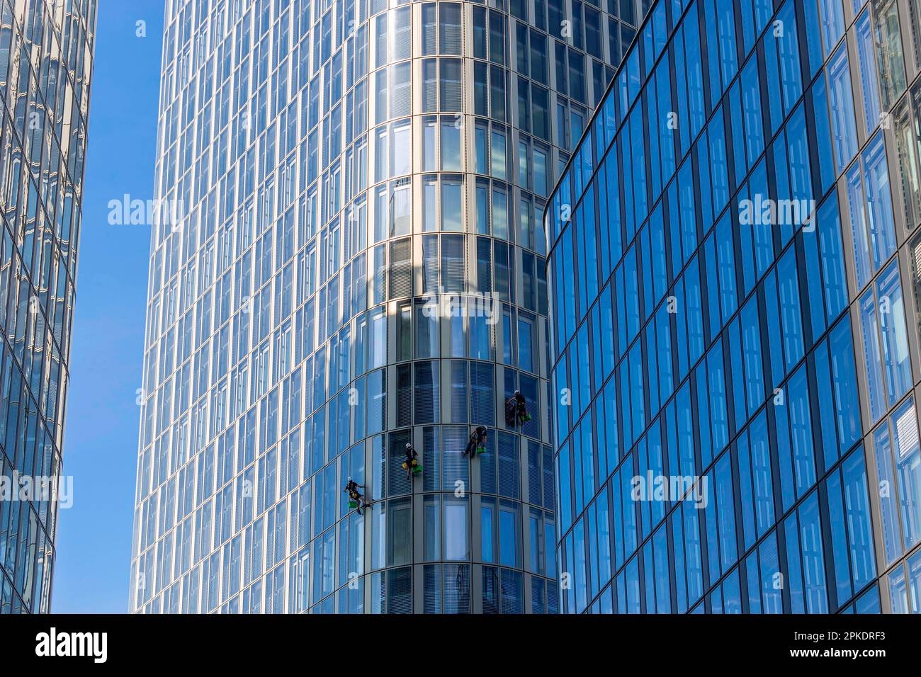 Modern building exterior cleaning hi-res stock photography and images ...