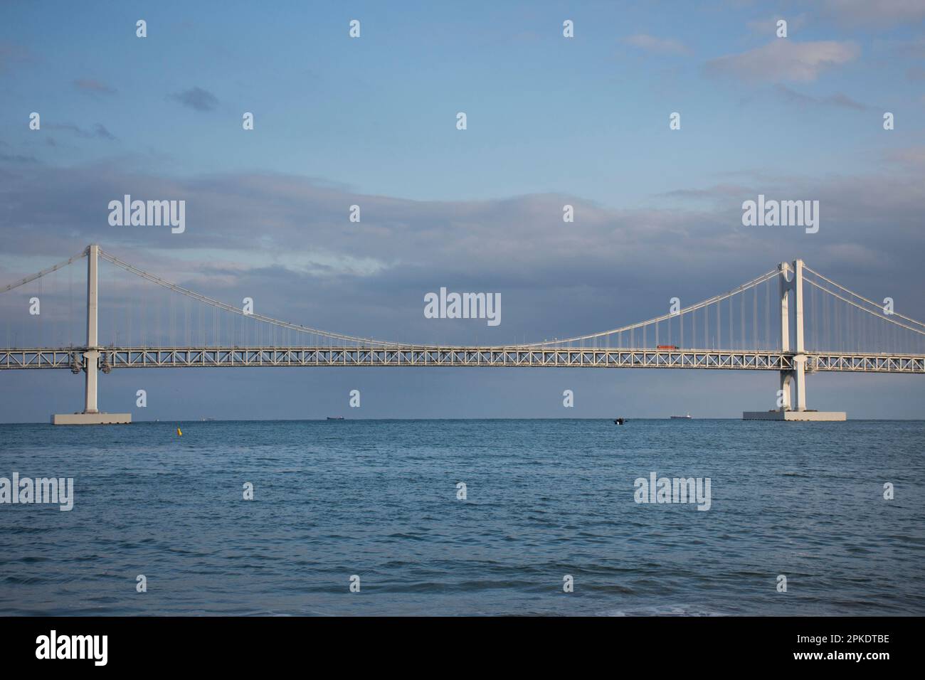 Gwangandaegyo suspension bridge or Diamond bridge and landscape sea ...