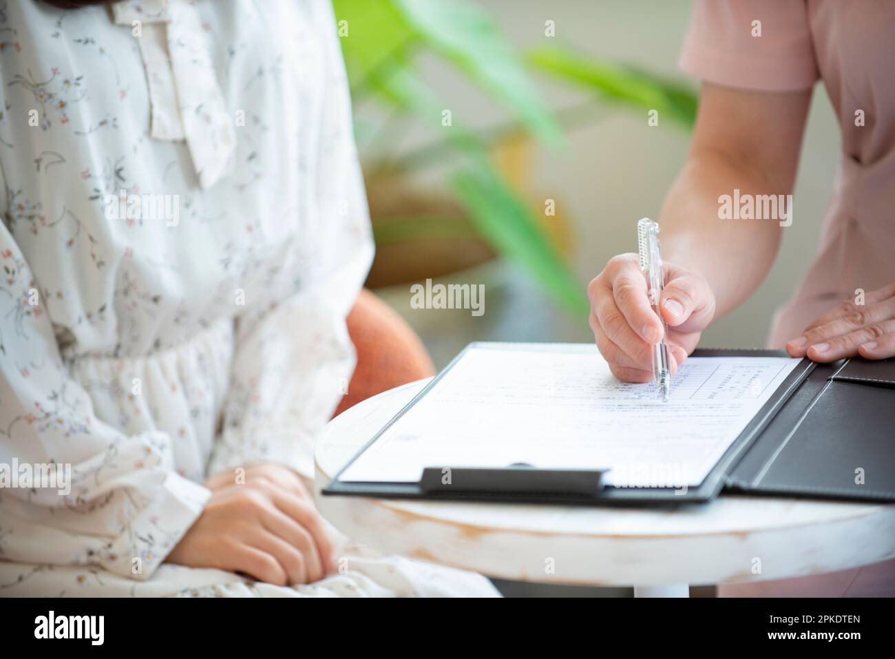 Counseling woman's hand Stock Photo - Alamy