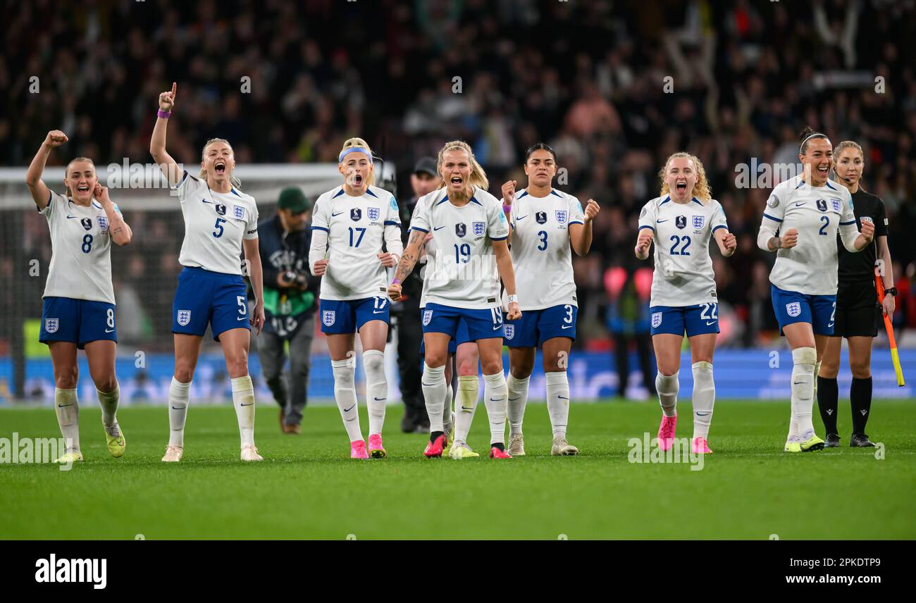 Lucy daly hi-res stock photography and images - Alamy