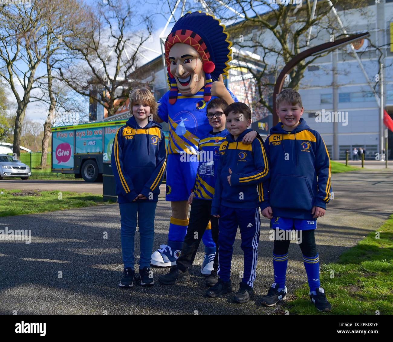Hull fc mascot hi-res stock photography and images - Alamy