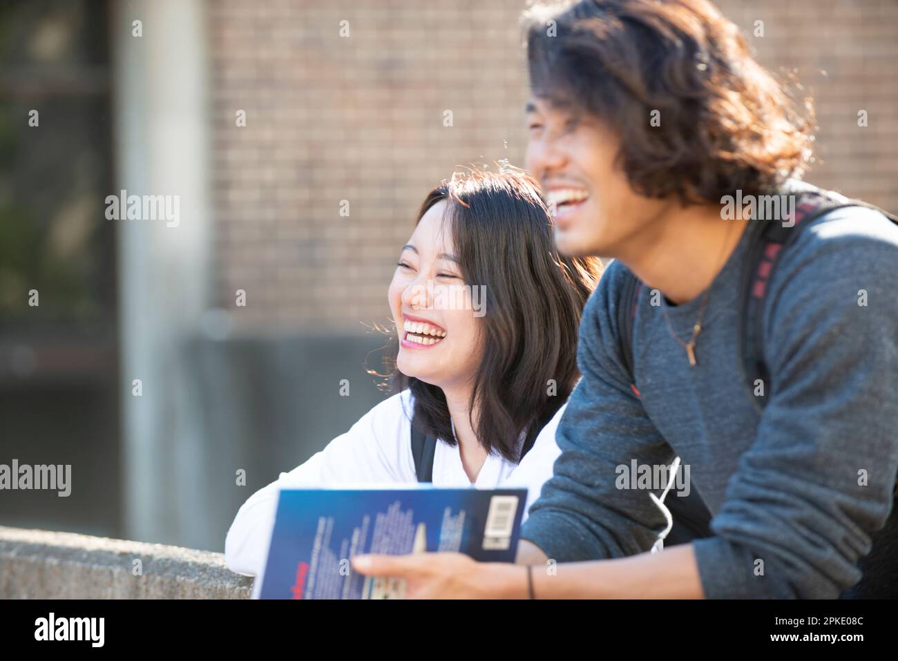 Conversation laughing hi-res stock photography and images - Alamy