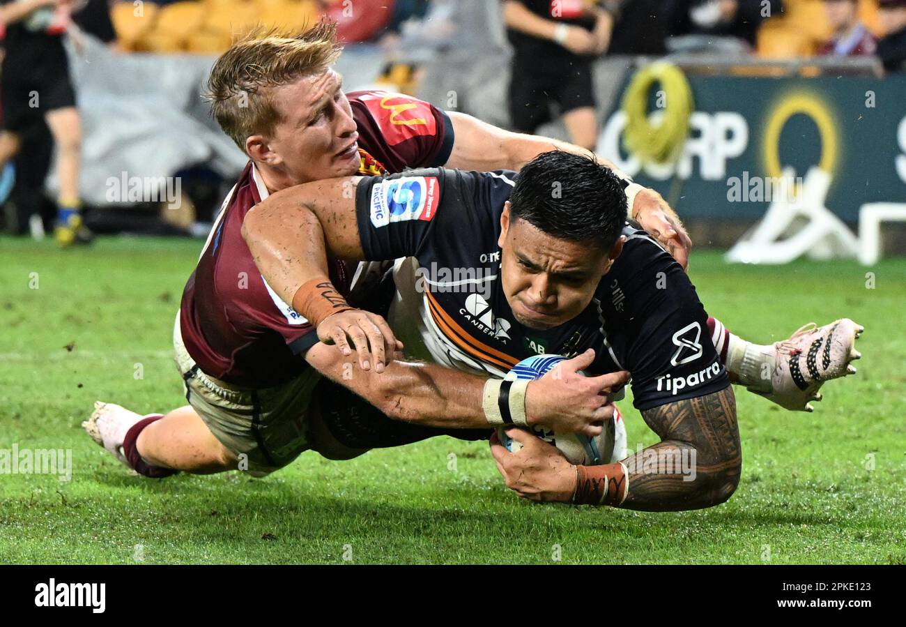 Len Ikitau (right) of the Brumbies scores a try during the Super Rugby ...