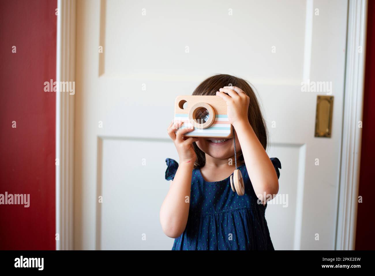 Japanese girl camera hi-res stock photography and images - Alamy
