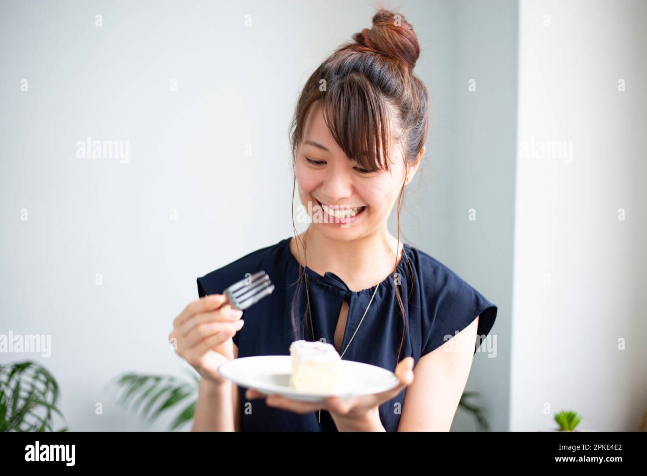 Cake break hi-res stock photography and images - Alamy