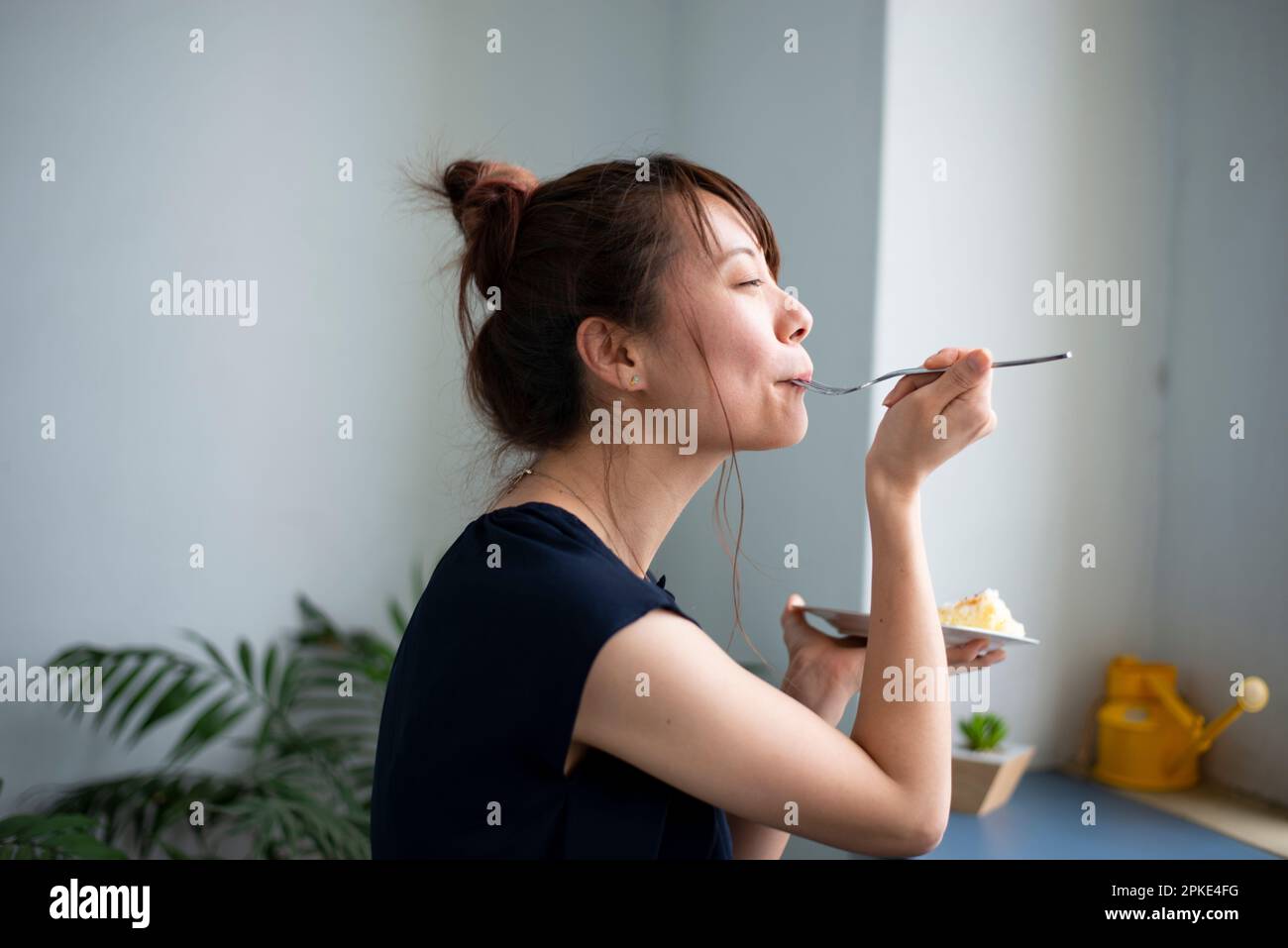 Transparent cake hi-res stock photography and images - Alamy