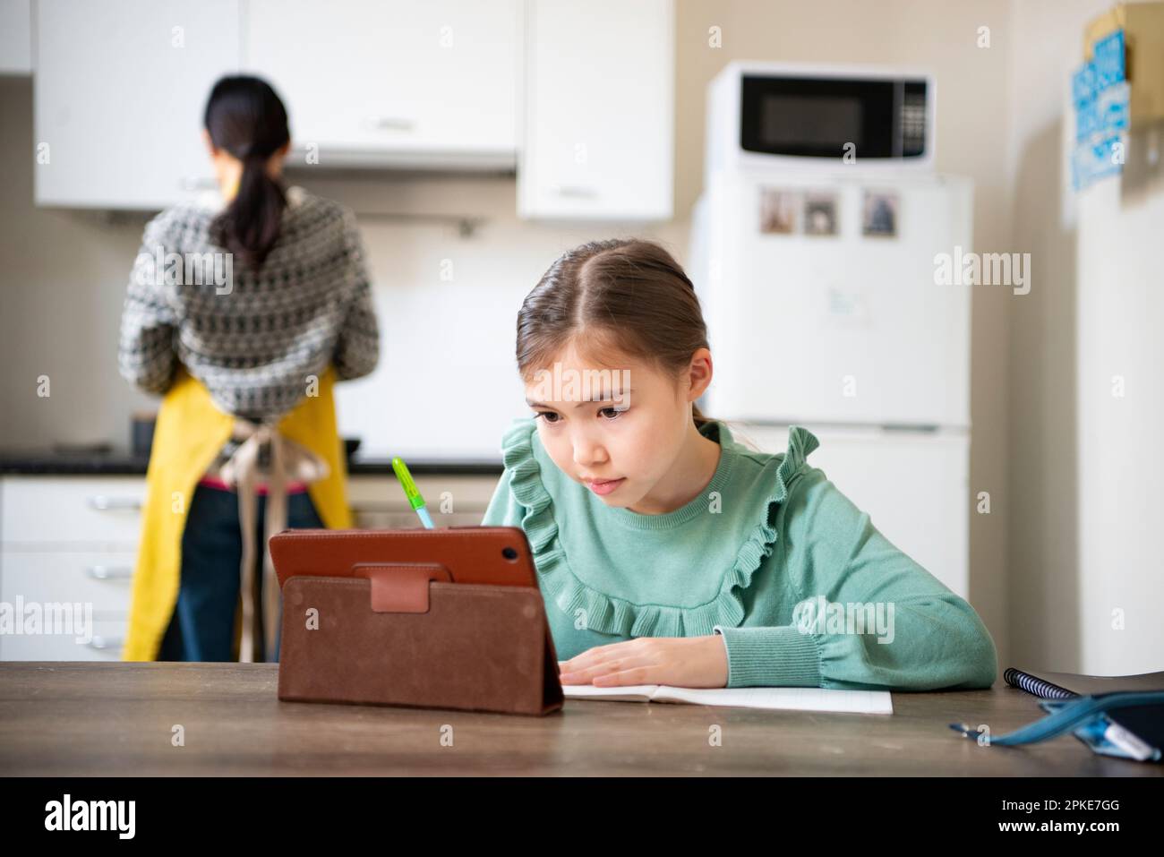 Girl home study teen table hi-res stock photography and images - Alamy