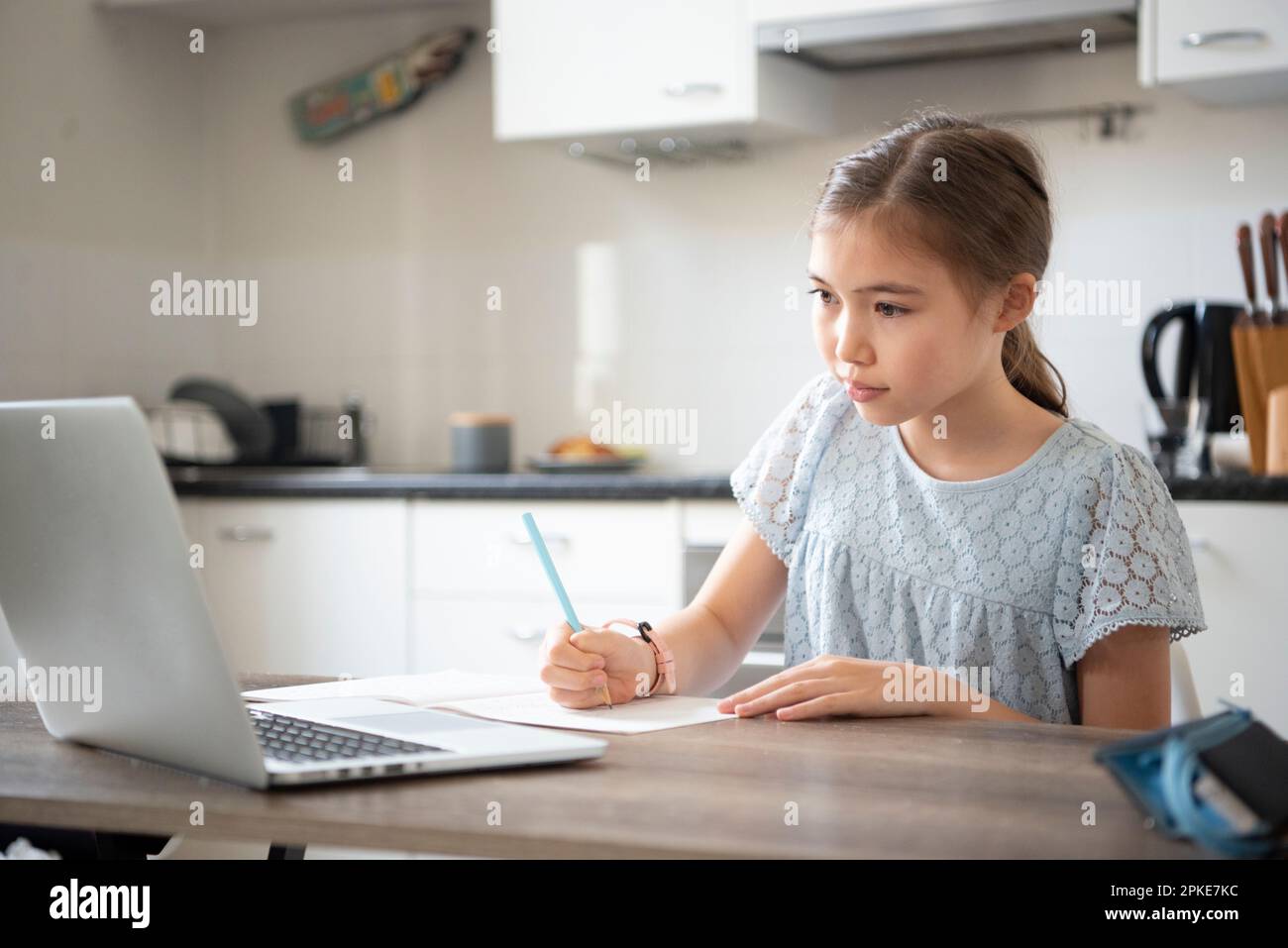 Teen kitchen school classroom hi-res stock photography and images - Alamy