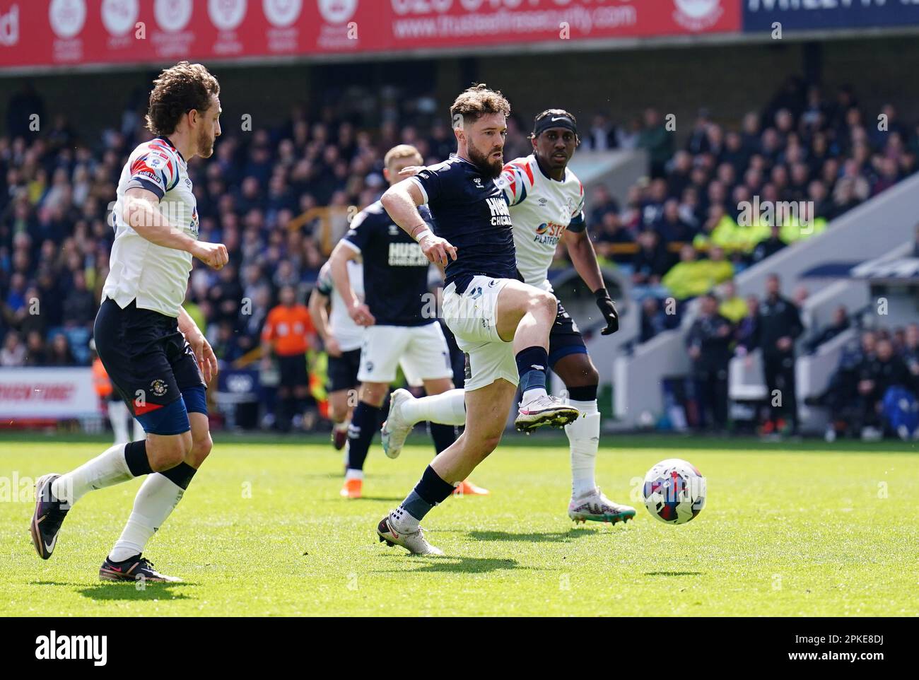 Tom bradshaw of millwall shoots hi-res stock photography and images - Alamy