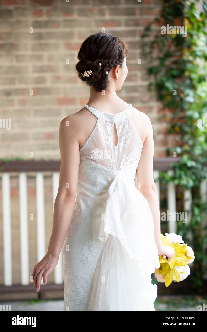 Asian wedding dresses hi-res stock photography and images - Alamy