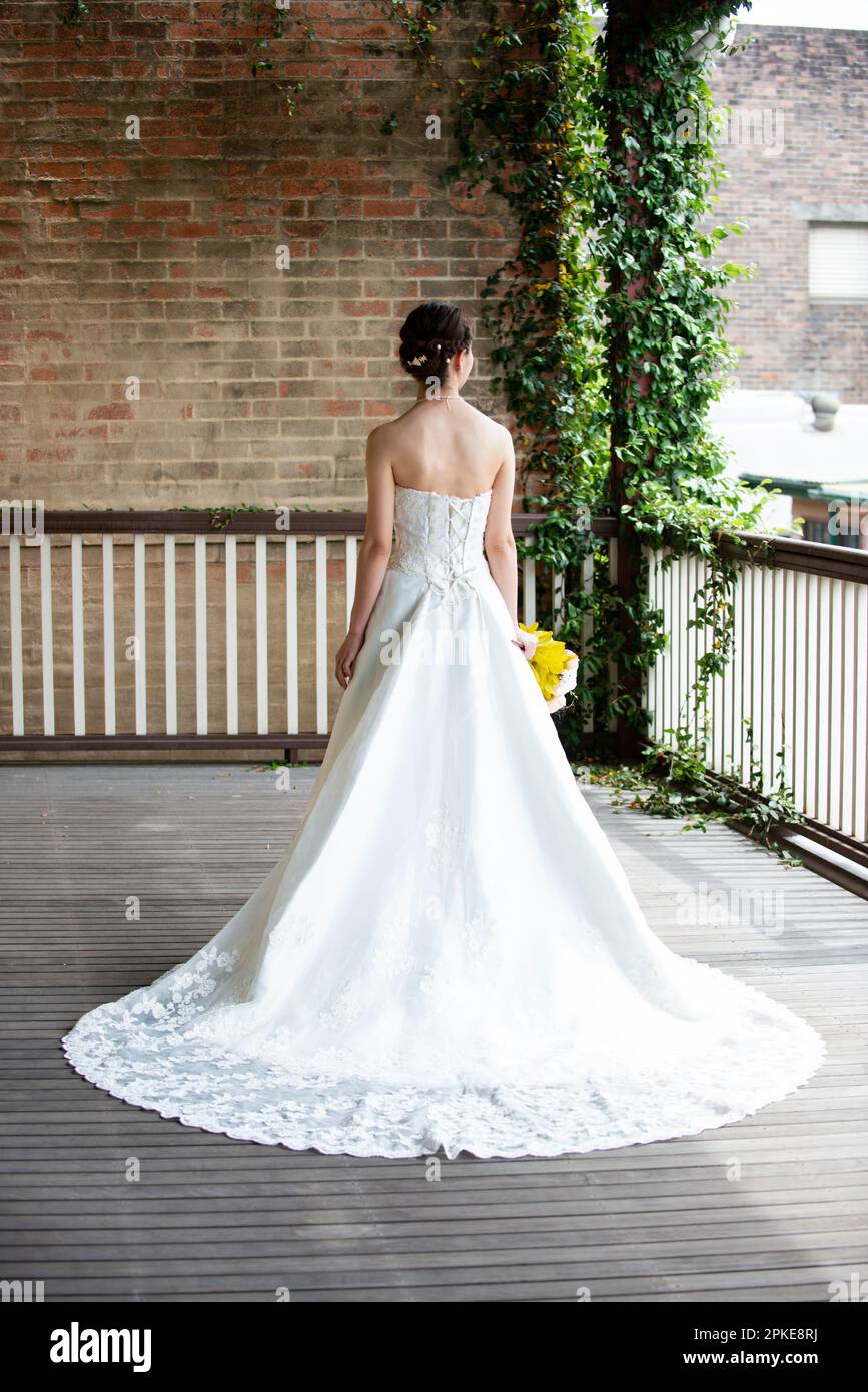 Asian wedding dresses hi-res stock photography and images - Alamy