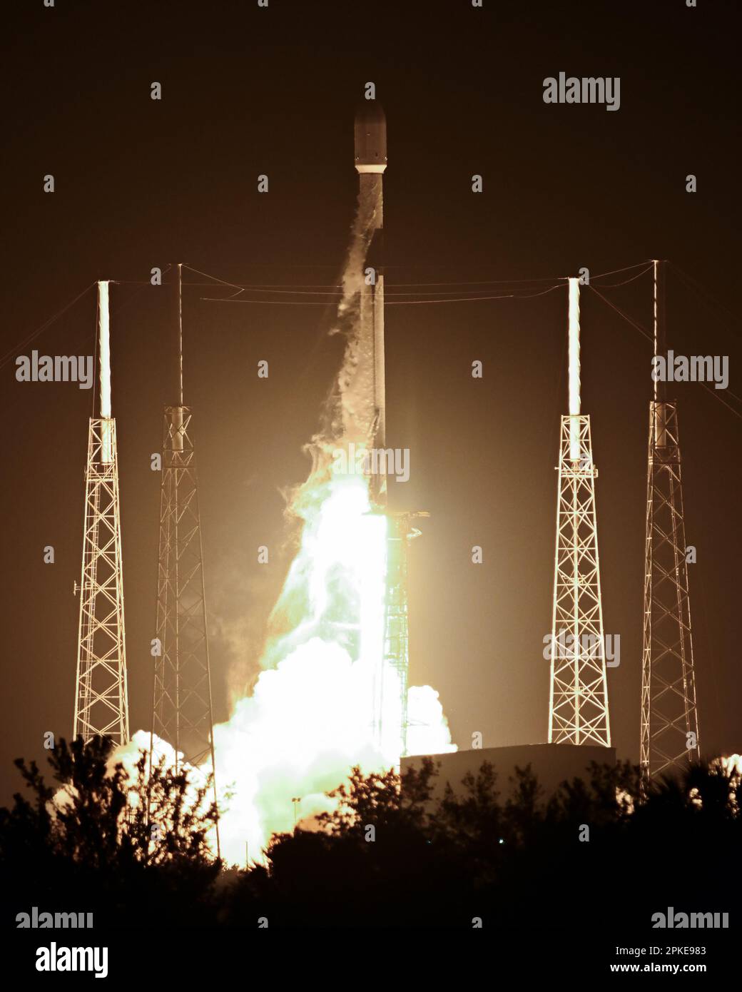 The SpaceX Falcon 9 rocket launches from Complex 40 at the Cape ...