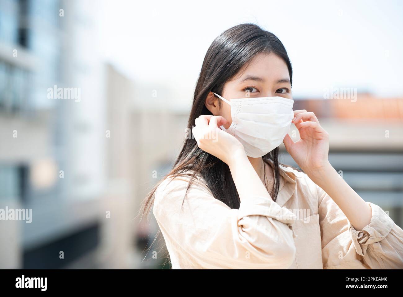 Female student wearing mask hi-res stock photography and images - Alamy