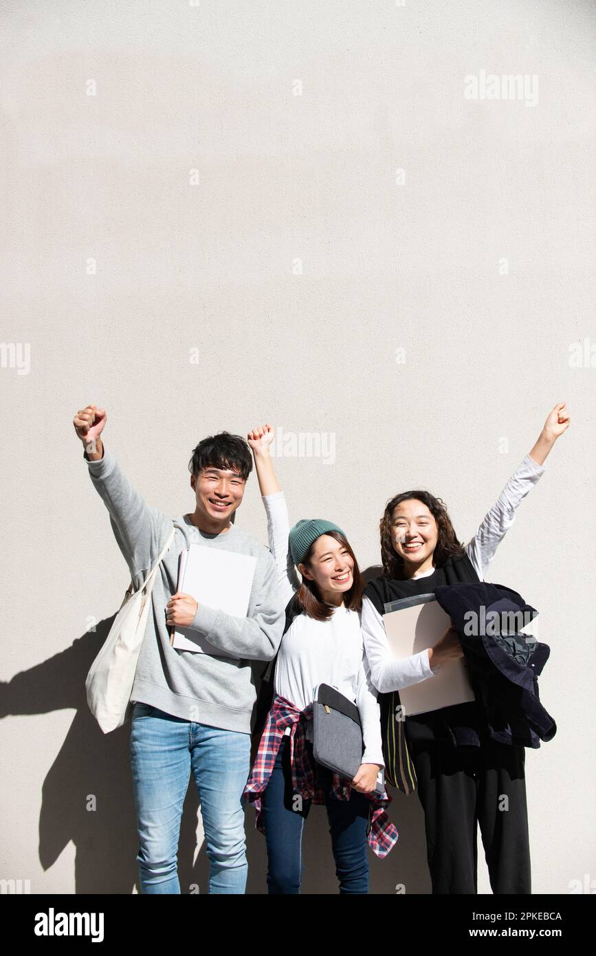 Young female students pose for the camera hi-res stock photography and ...