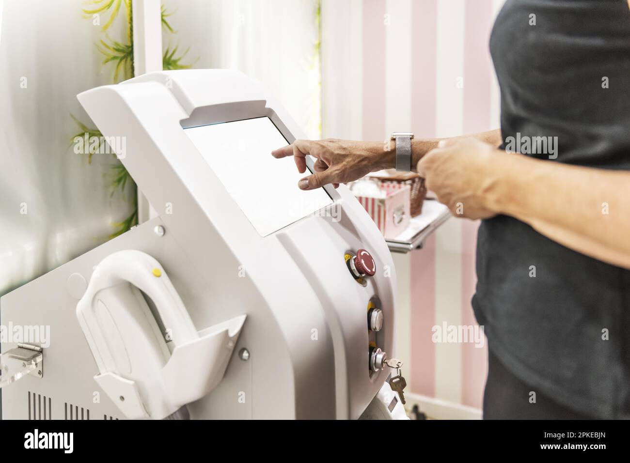 Calibrating a machine to apply dermo-aesthetic treatments in a clinic ...