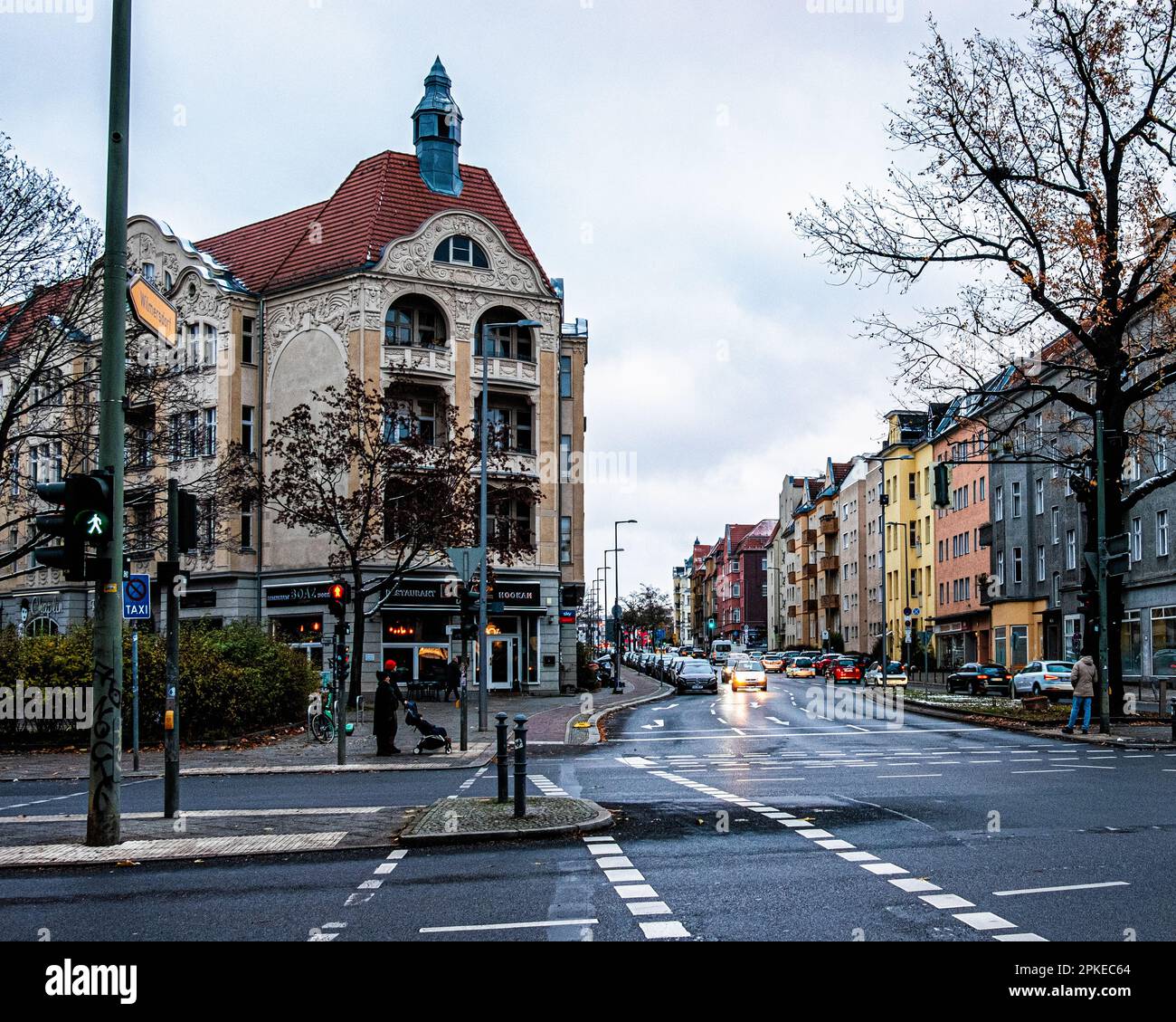 Imperial Oak Tree & Historic Apartment buildings on Saarstrsse ...