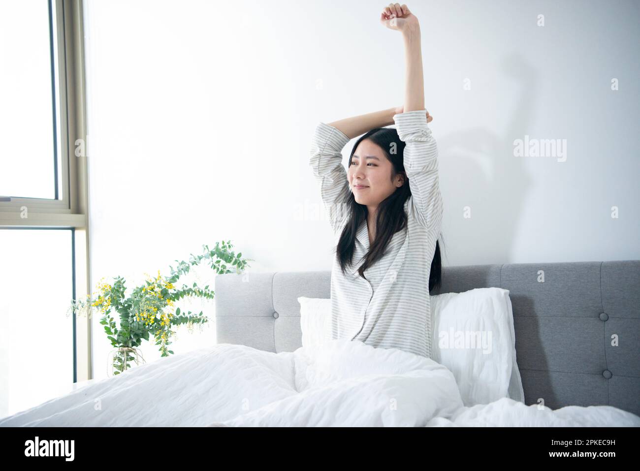 Woman home bed relax alone hi-res stock photography and images - Alamy