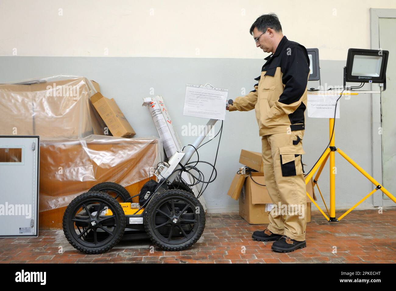 Ground penetrating radar hi-res stock photography and images - Alamy