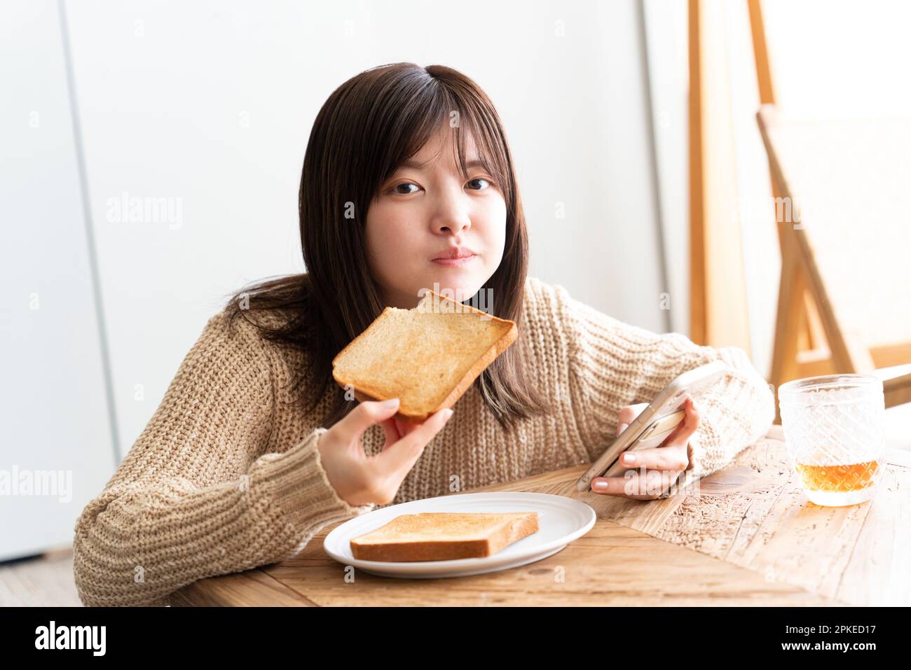 Girl toast bread hi-res stock photography and images - Alamy