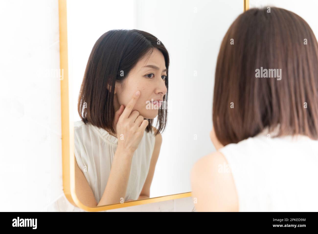 Check adult asian woman hi-res stock photography and images - Alamy