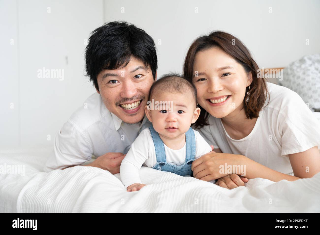 Nuclear family hi-res stock photography and images - Alamy