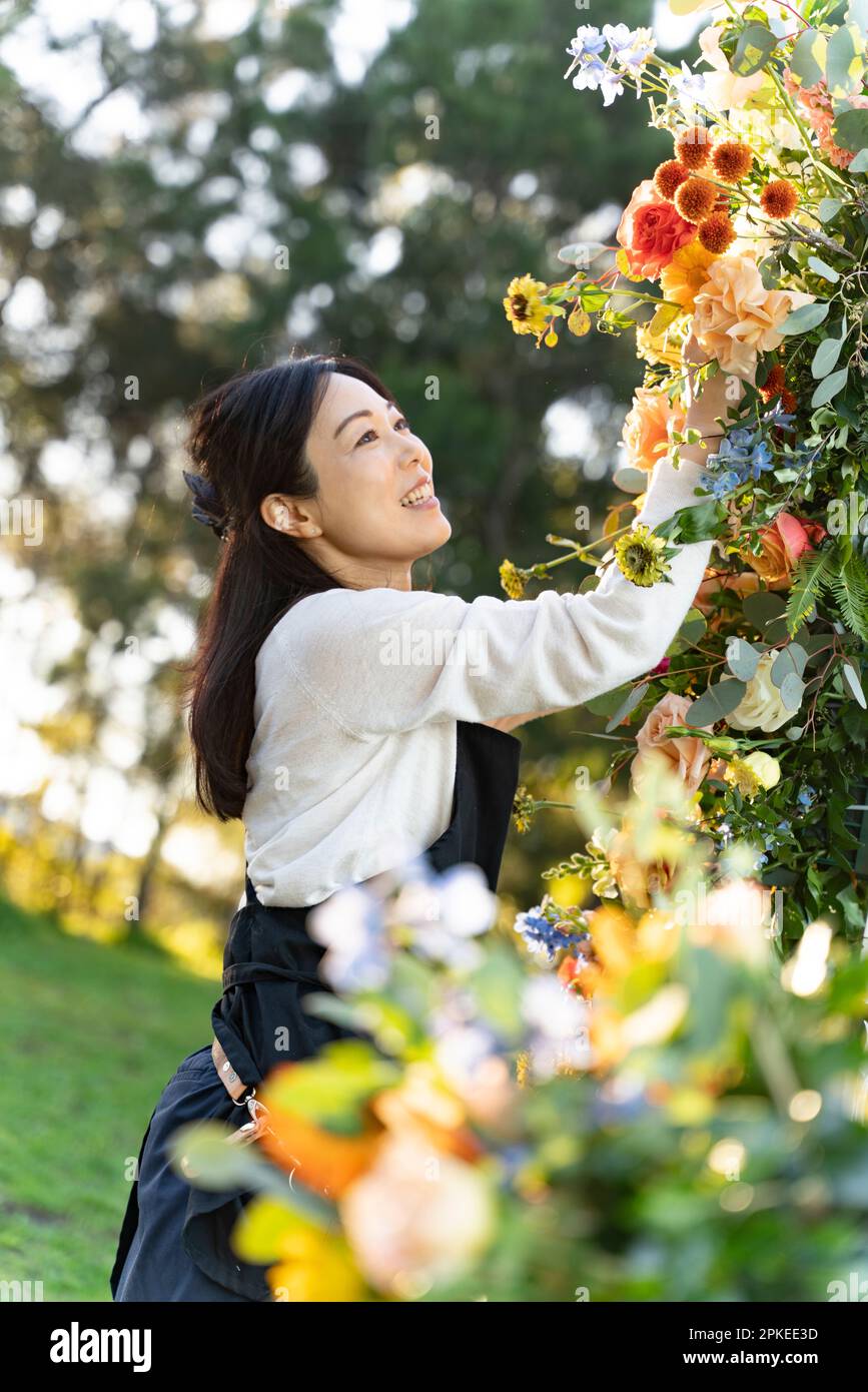 Setting up wedding hi-res stock photography and images - Alamy