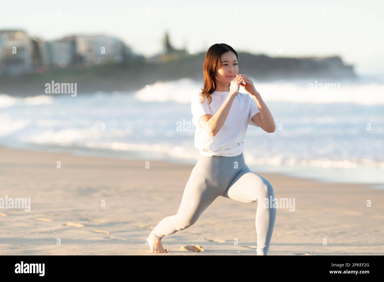 Beautiful asian woman working out hi-res stock photography and images ...