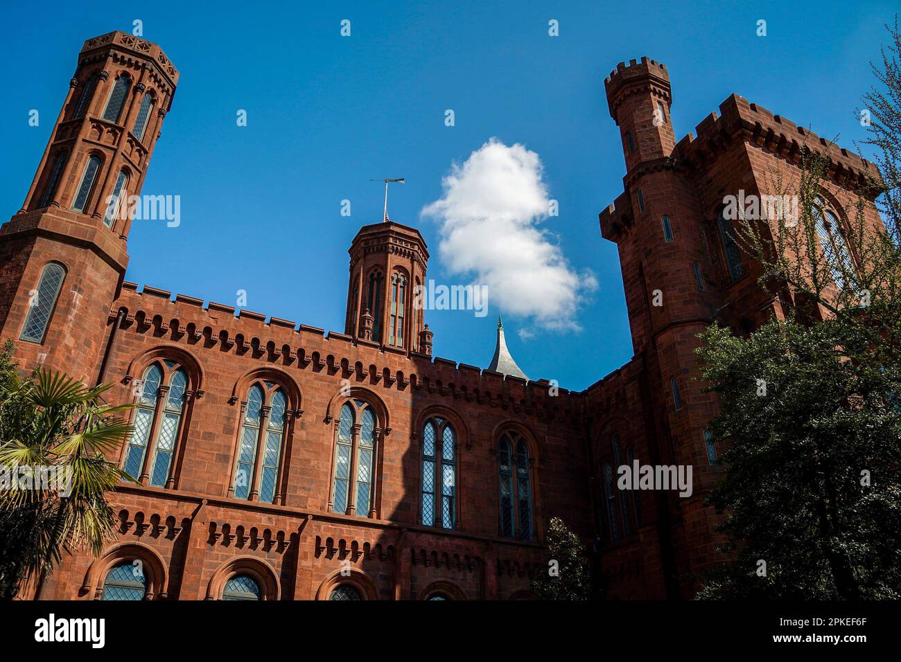 Smithsonian castle historical hi-res stock photography and images - Alamy