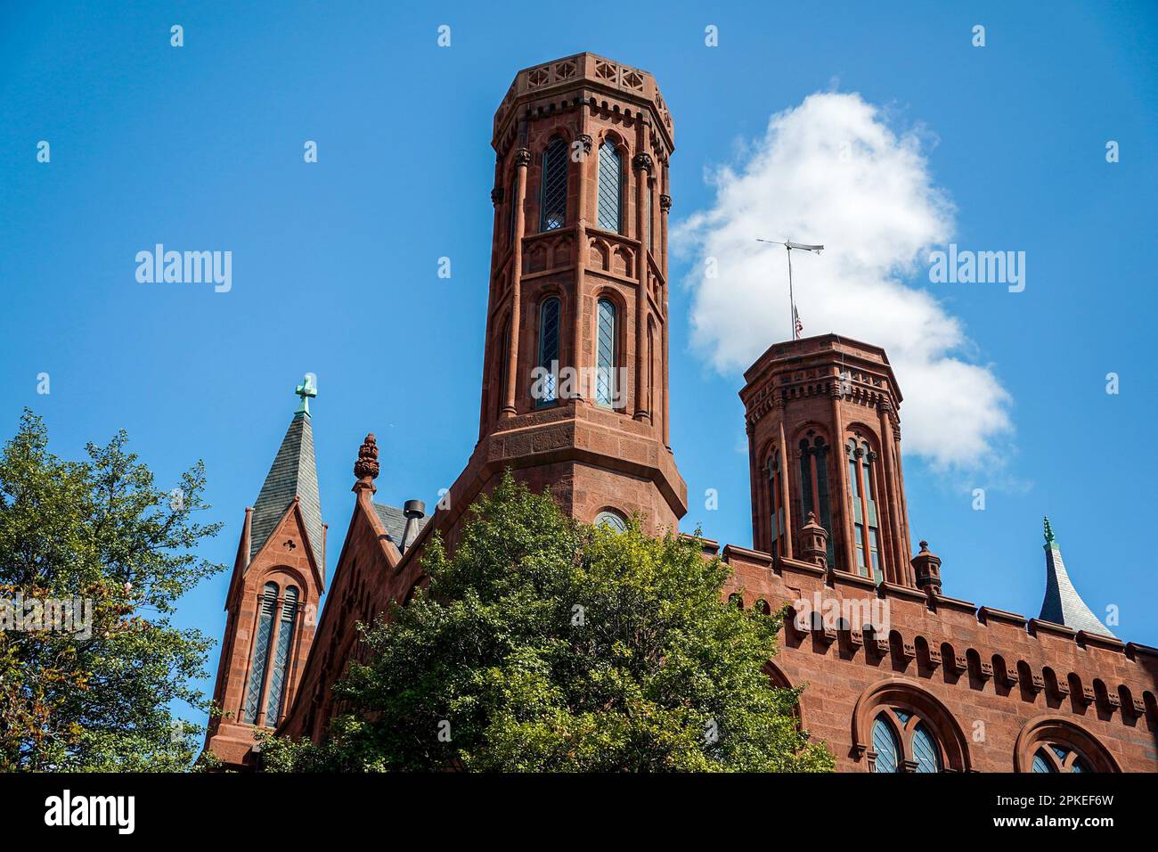 Smithsonian castle historical hi-res stock photography and images - Alamy